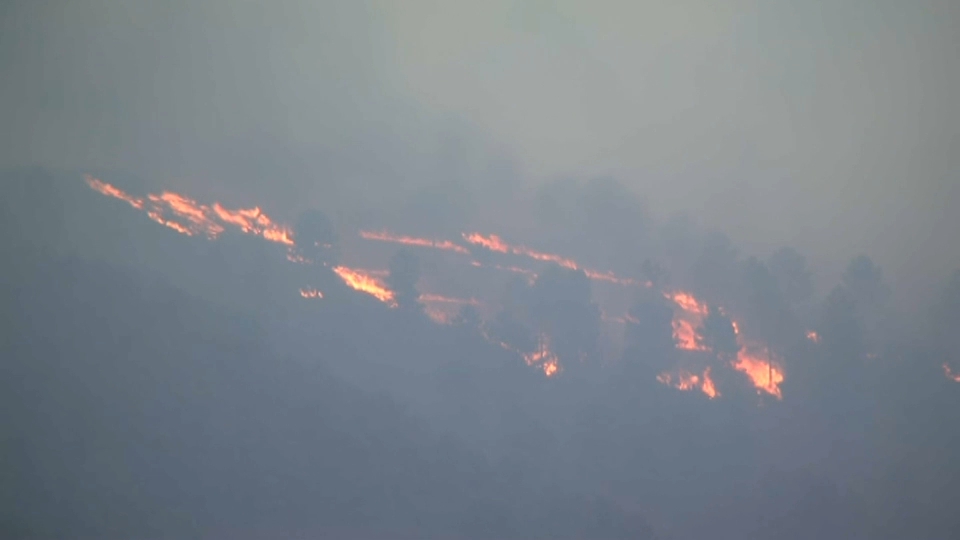 El fuego en Las Hurdes y Sierra de Gata sigue fuera de control y se ha ...