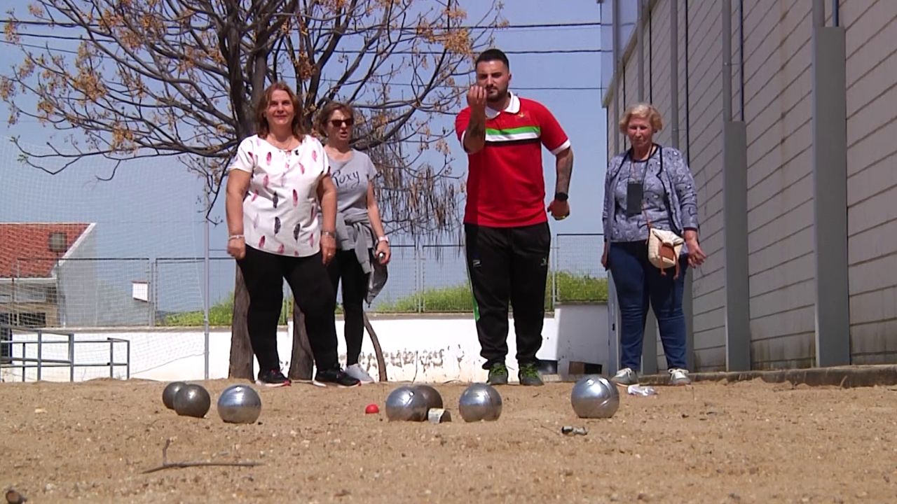 Palomas apuesta por un deporte tradicional: la petanca | Canal Extremadura